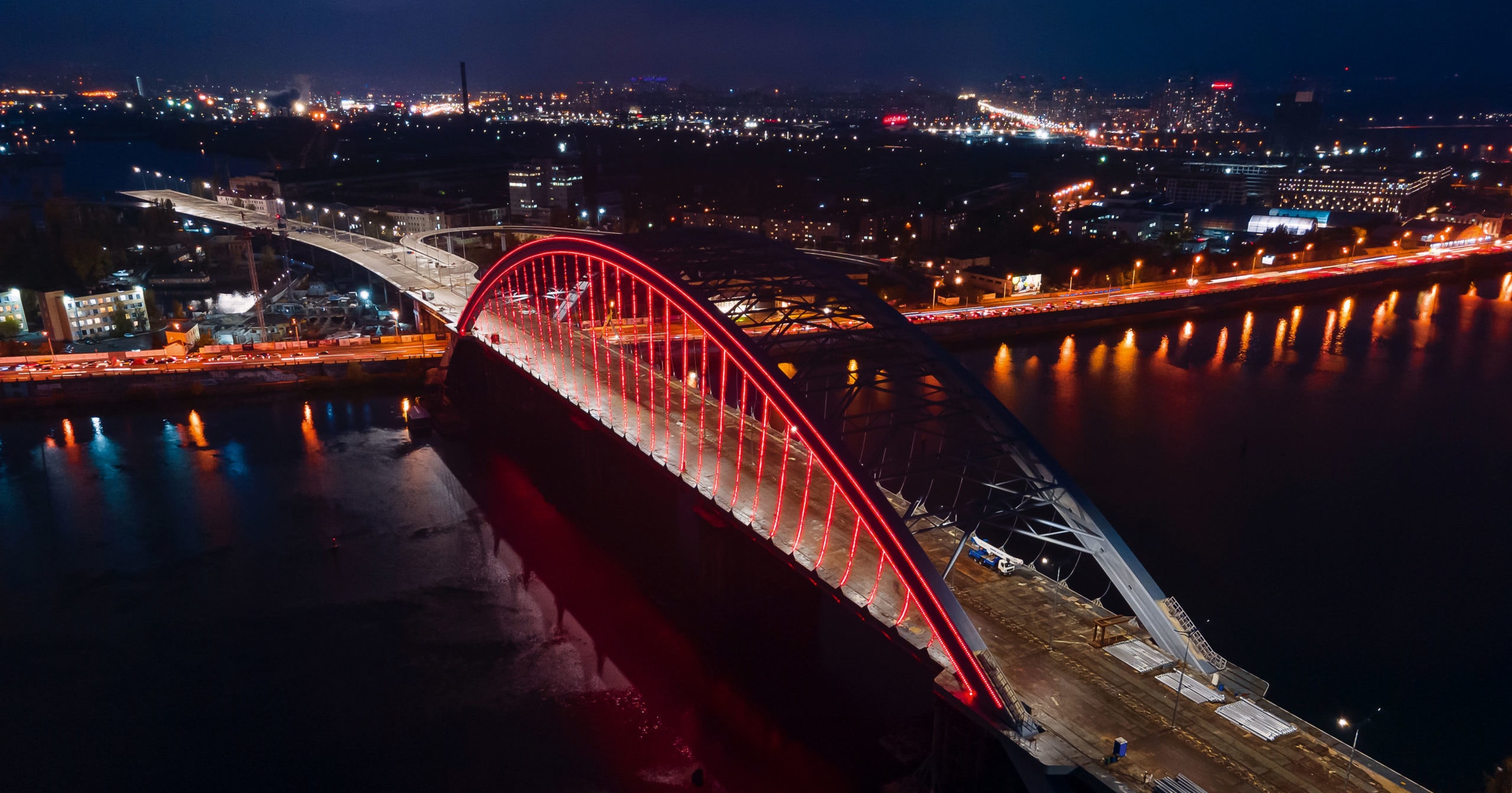 Connecting city. Light on bridges. Interact LANDMARK by Signify ...
