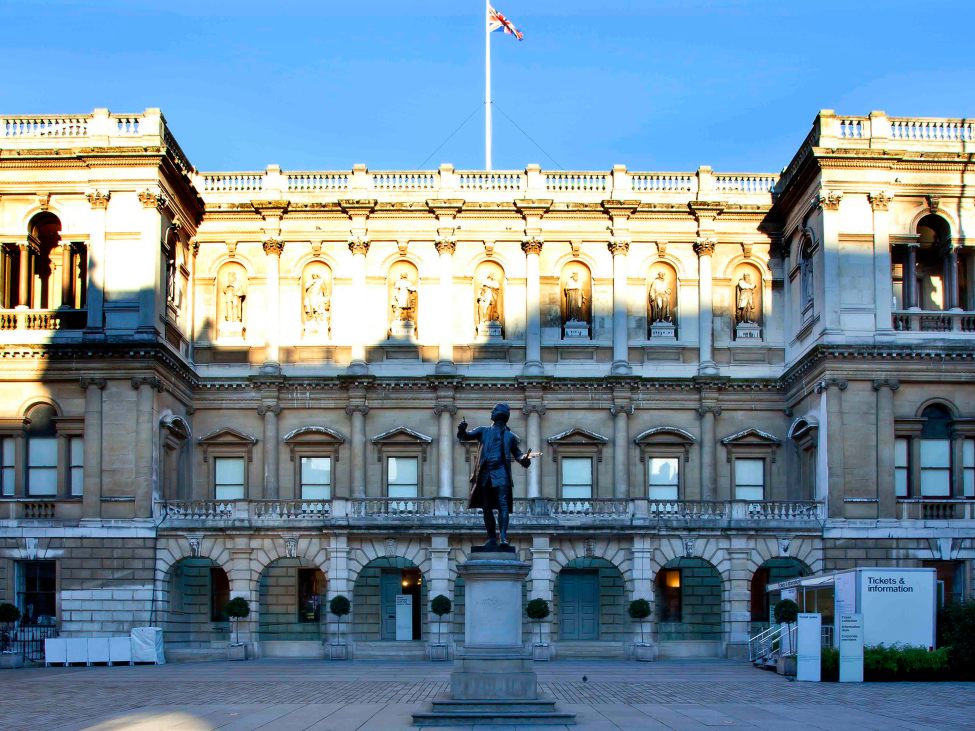 Les plus grands musées du monde rompent leurs liens avec les oligarques ...