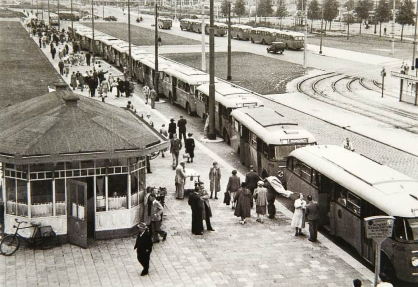The new heart of Rotterdam. Post-war reconstruction of the destroyed ...
