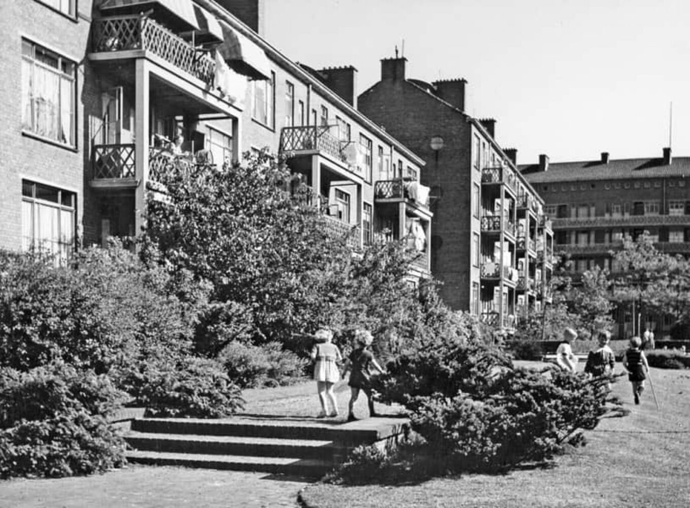 The new heart of Rotterdam. Post-war reconstruction of the destroyed ...