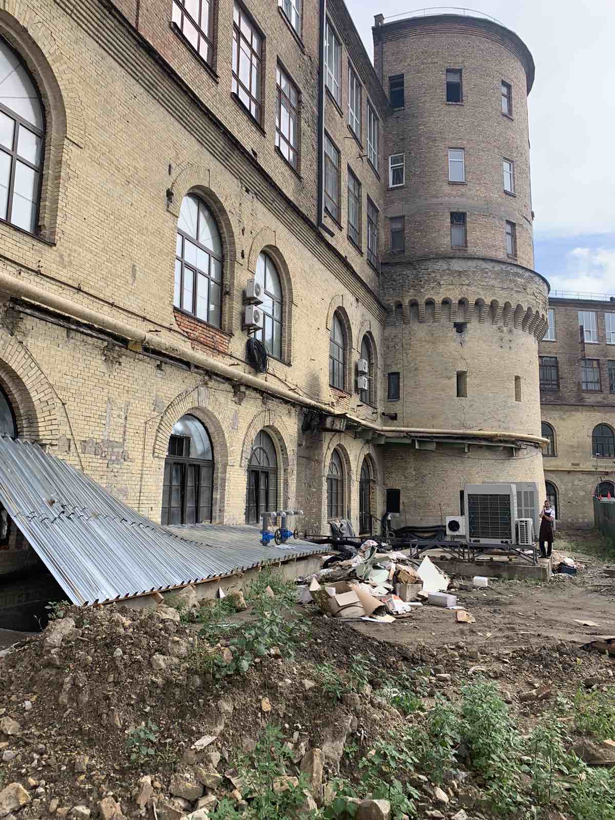 En Kiev se pusieron a la venta las instalaciones del edificio histórico ...