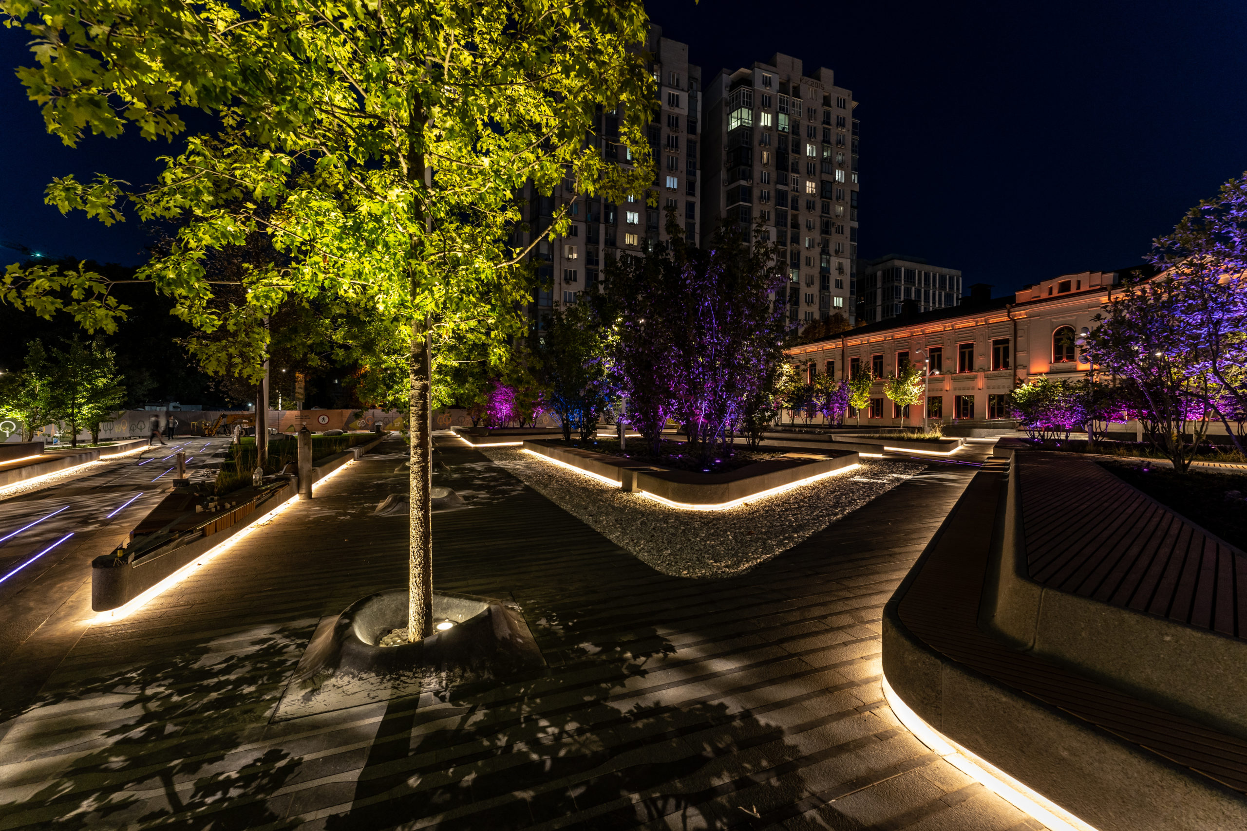 The new architecture of the old square: the revival of the historical ...