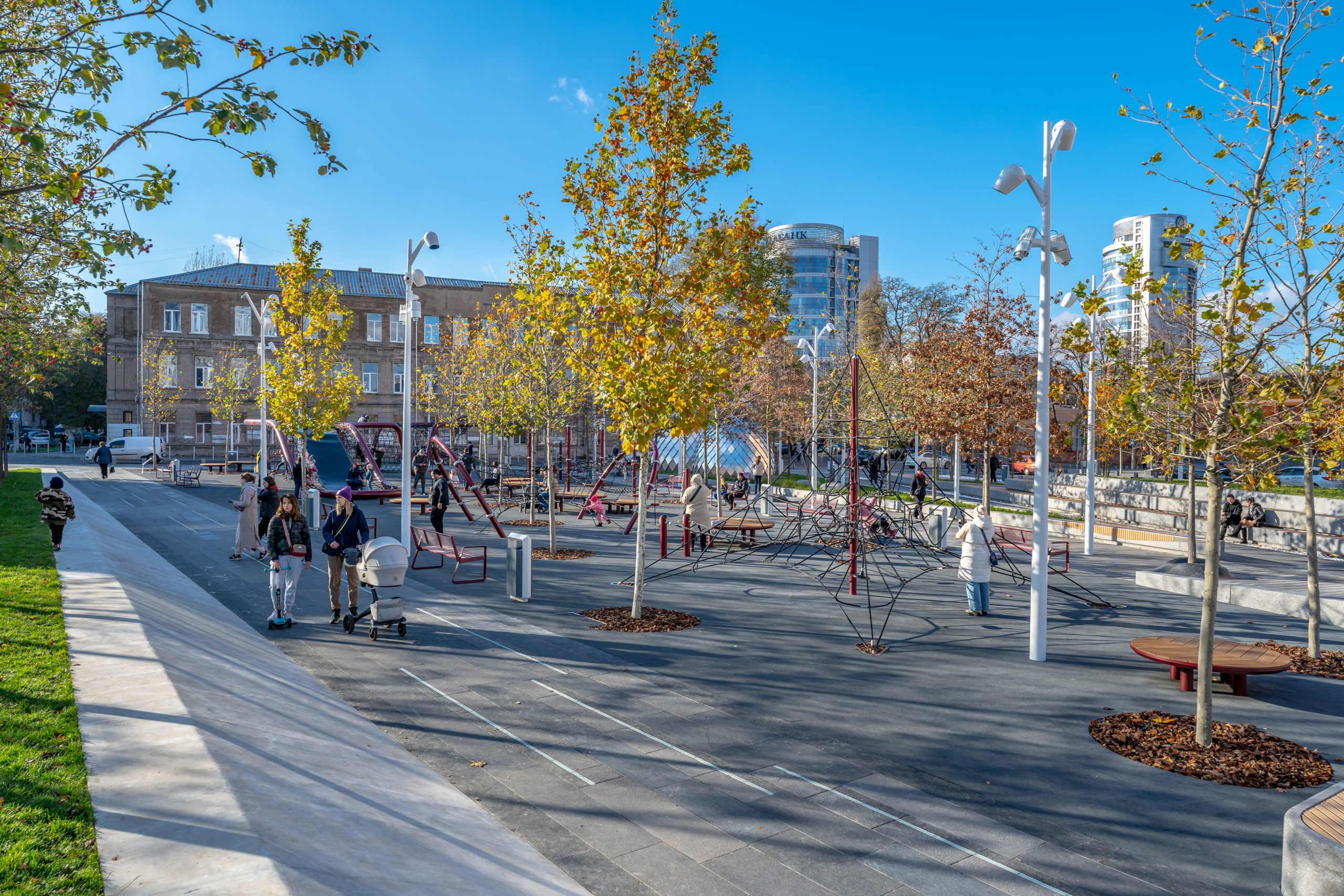 The New Architecture Of The Old Square The Revival Of The Historical