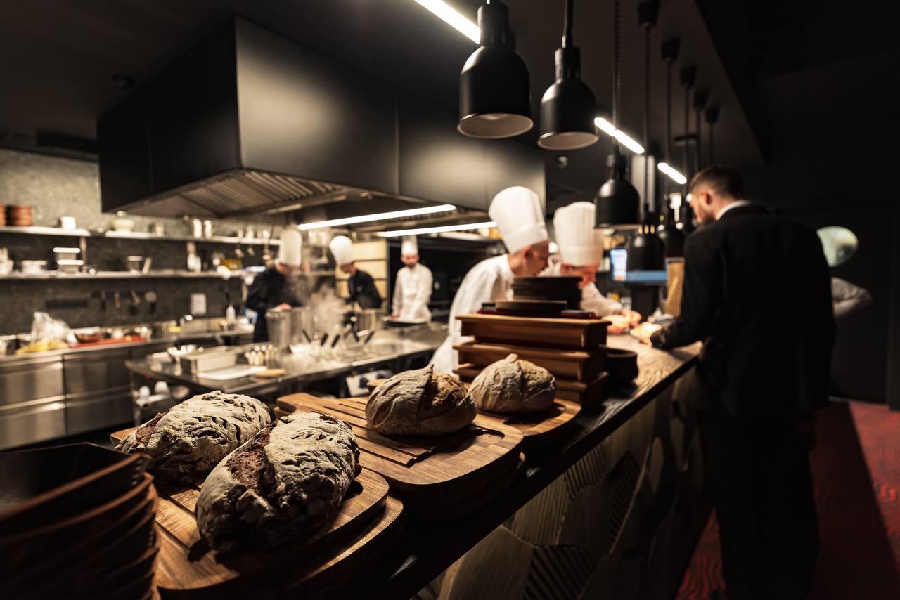 Shades and illumination of trees: lighting concept of restaurant "Myaso ...