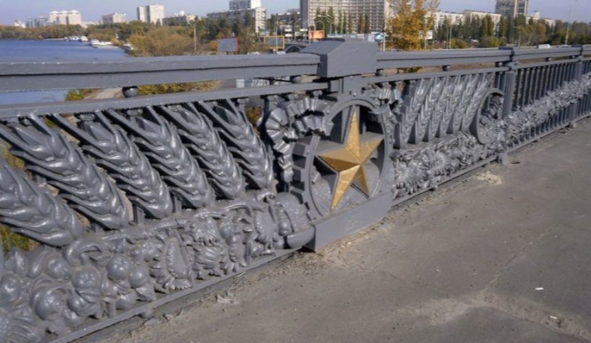 KMDA explained who should dismantle communist symbols from the Paton ...