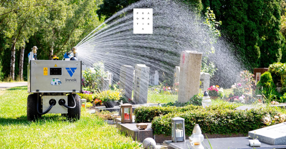 At the Regensburg cemetery, a robot is used to water graves ...