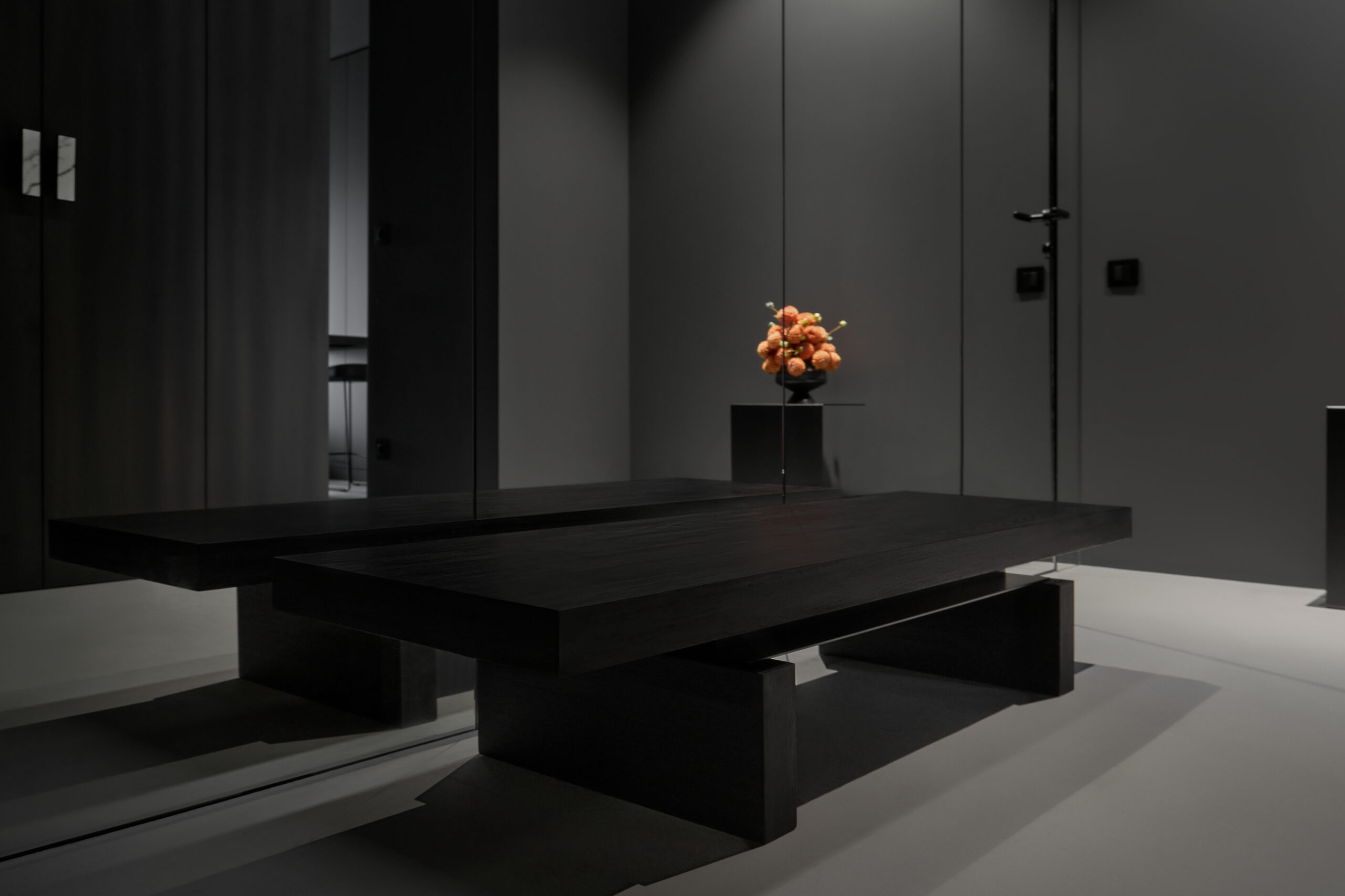 Acropolis 2: black minimalism in Odessa apartments by Sivak + Partners ...
