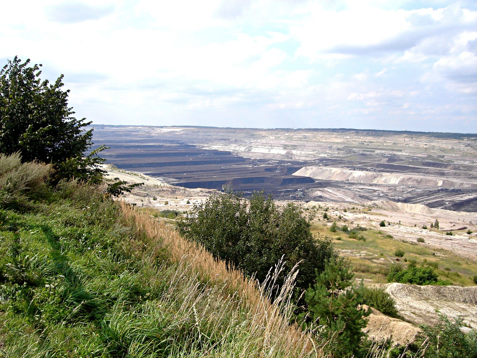 El lago más grande y profundo de Polonia aparecerá en Belchatów tras el ...