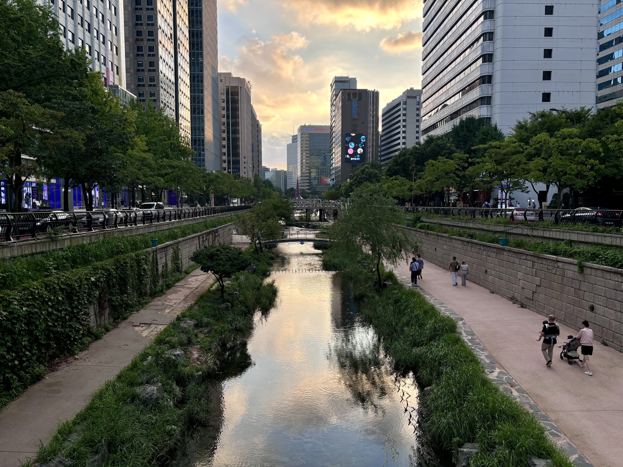 The post-asphalt era: how cities compete on the quality of space ...