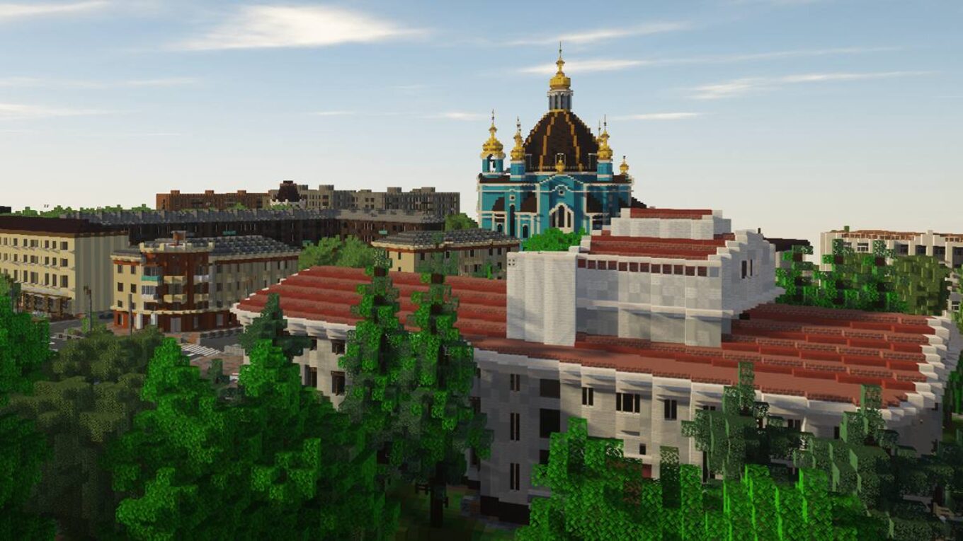Ukrainian players recreate Mariupol in Minecraft - PRAGMATIKA.MEDIA ...